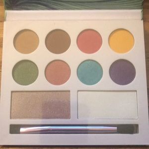 Laura Sanchez | Makeup | Laura Sanchez Moods Eyeshadowhighlighter ...